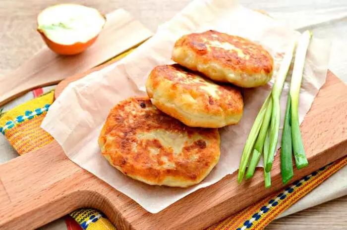 Heerlijke aardappelcutlets met een appel. \ Foto: Hozoboz.com.