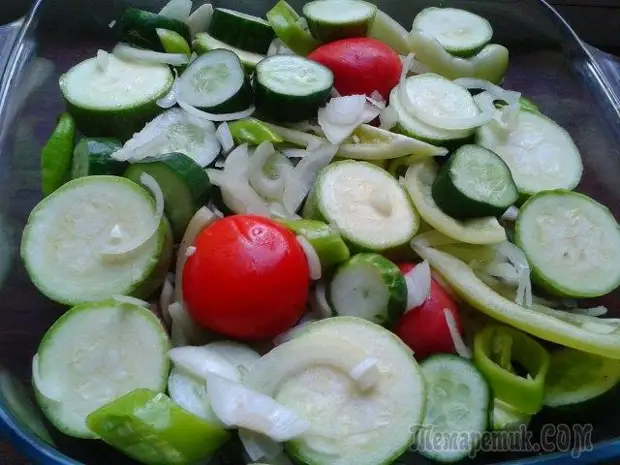 Salad Salad n'oge okpomọkụ