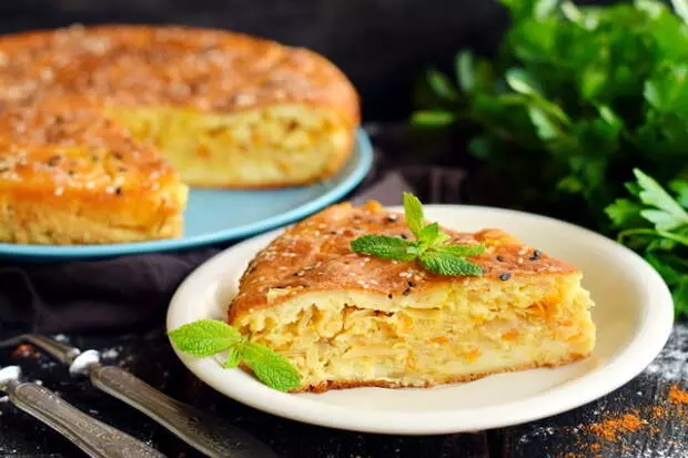 Bolo delicioso com repolho (segredo na massa de enchimento no creme azedo)