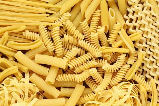 Sakumaha seueur sareng sabaraha masak pasta supados aranjeunna henteu lengket. 7 tips biasa