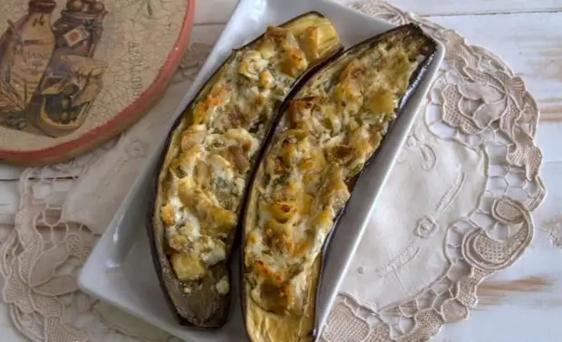 Eggplant nrog tsev cheese