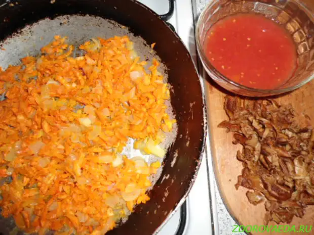 Bubur dengan cendawan.