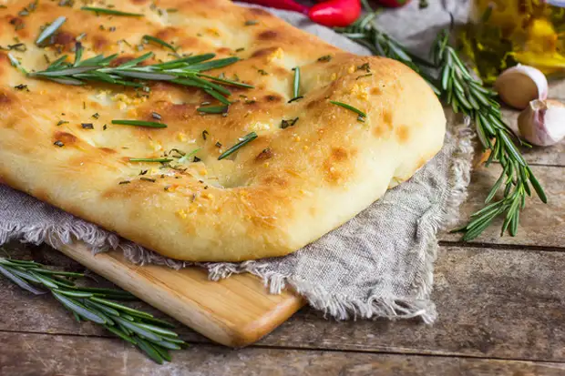 Gebakken in de haard: het koken van traditionele Italiaanse focacci